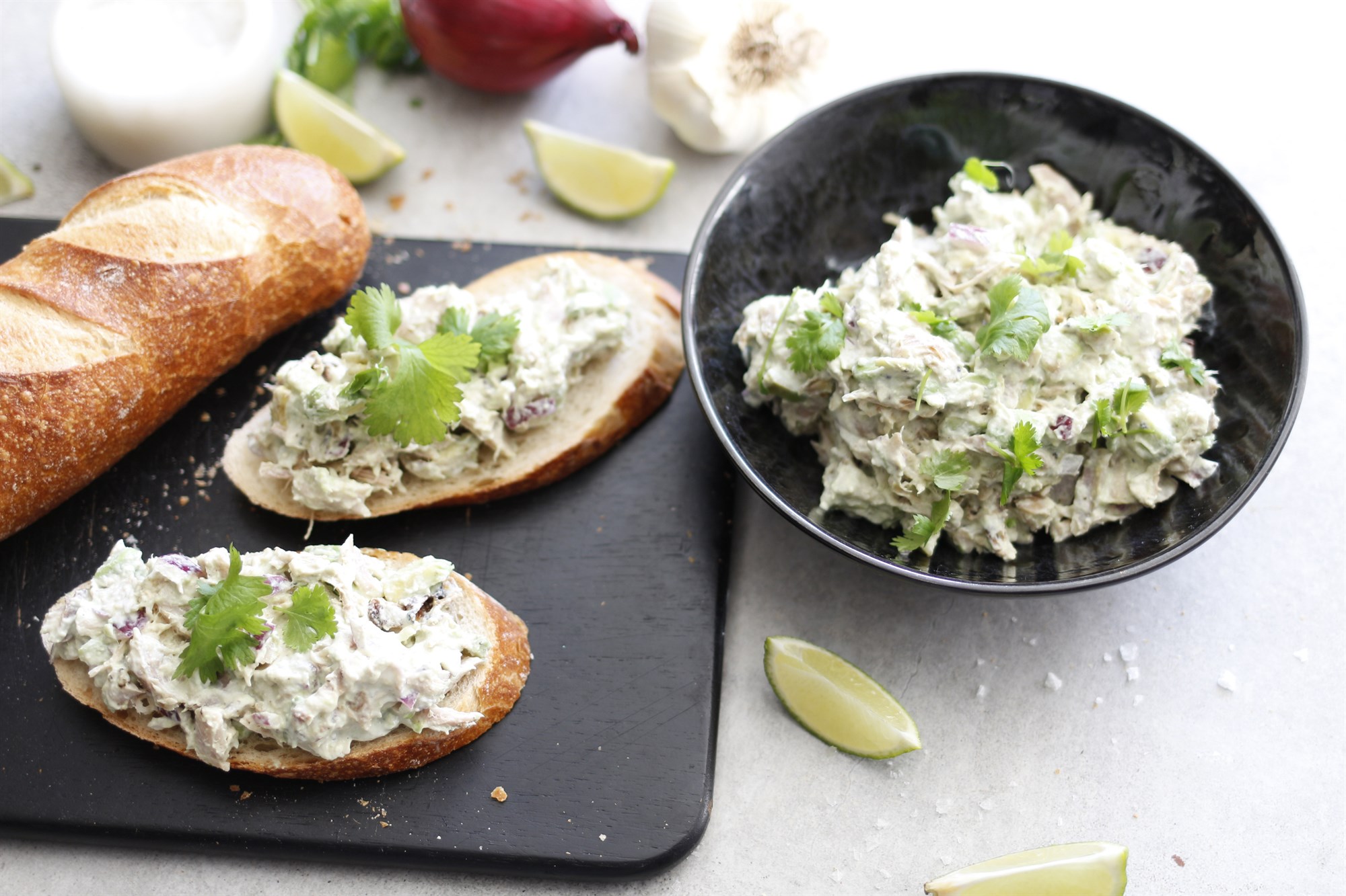 Kjúklinga og avocado salat